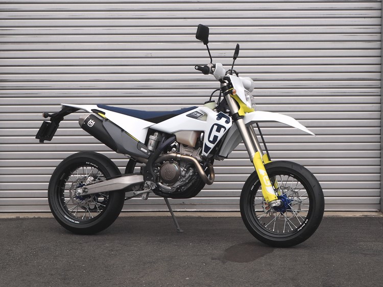HUSQVARNA FE250 モタード仕様｜新着情報｜MVアグスタ(MV AGUSTA)、ハスクバーナ(Husqvarna)、イタルジェット ...